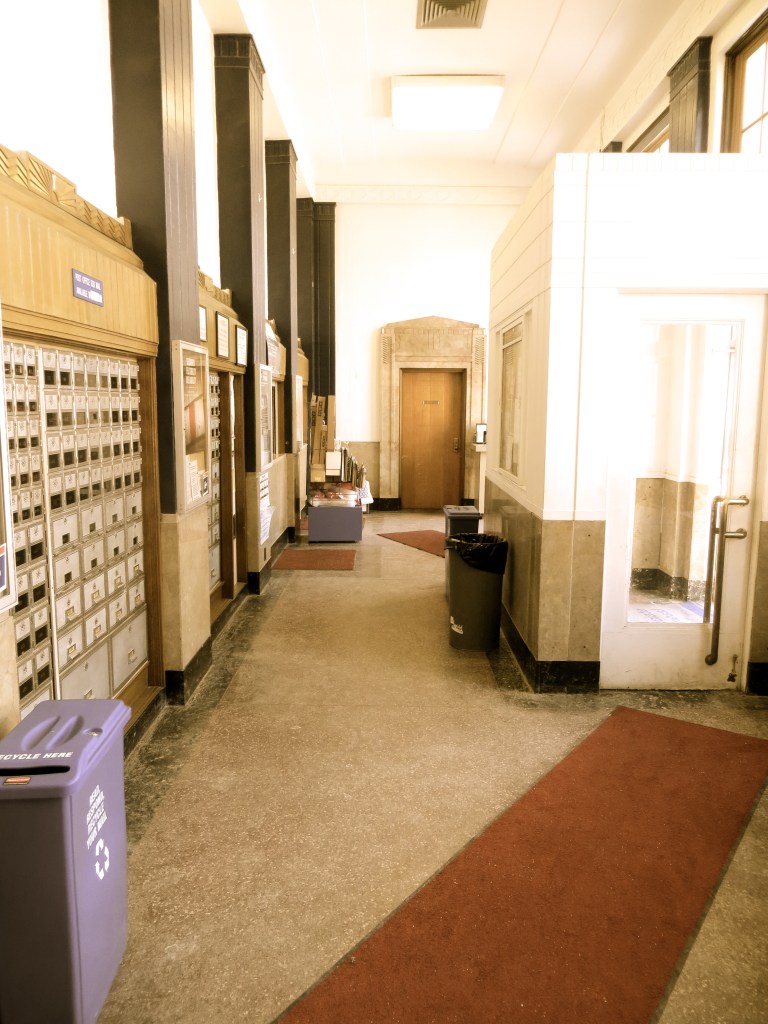 Dios está en los detalles – a walk through the Hillsboro Post office ...