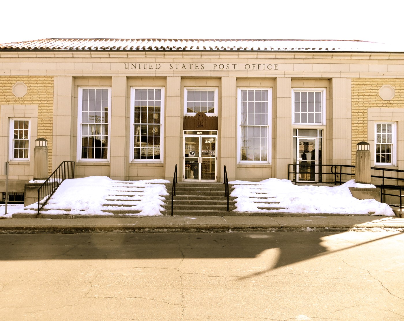 Dios está en los detalles – a walk through the Hillsboro Post office ...